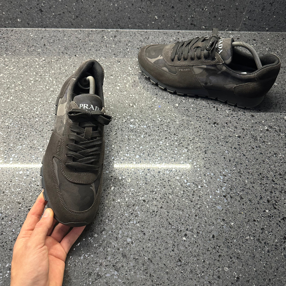 PRADA MENS RUNNERS GREY EU 42 (FIT A UK 8 / 8.5) – Lovedkicks