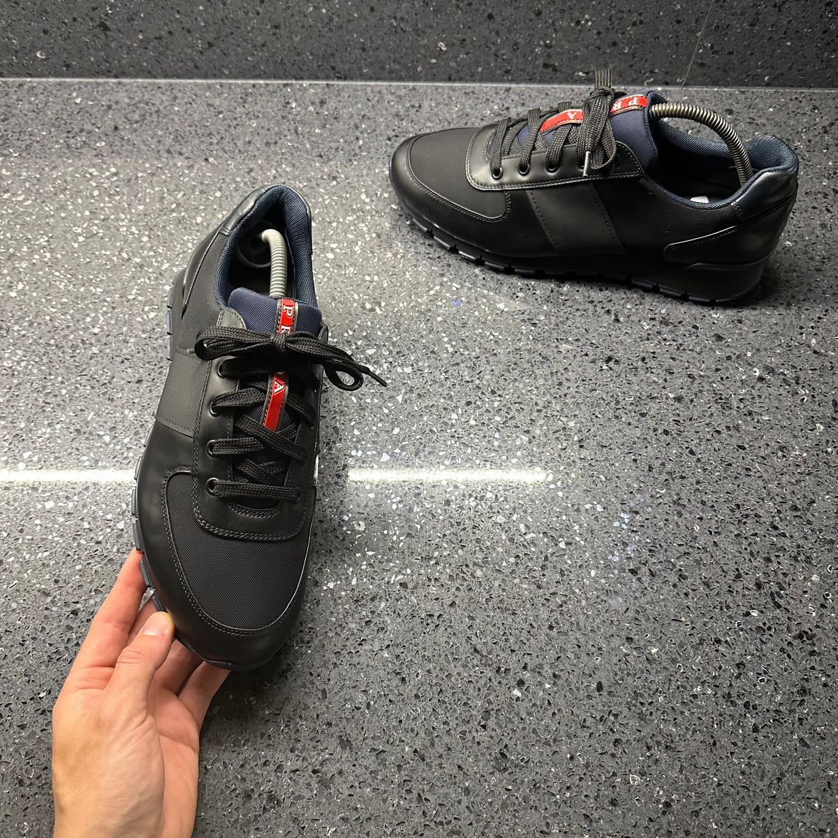 PRADA MENS RUNNERS BLACK EU 42 (FIT A UK 8 / 8.5) – Lovedkicks
